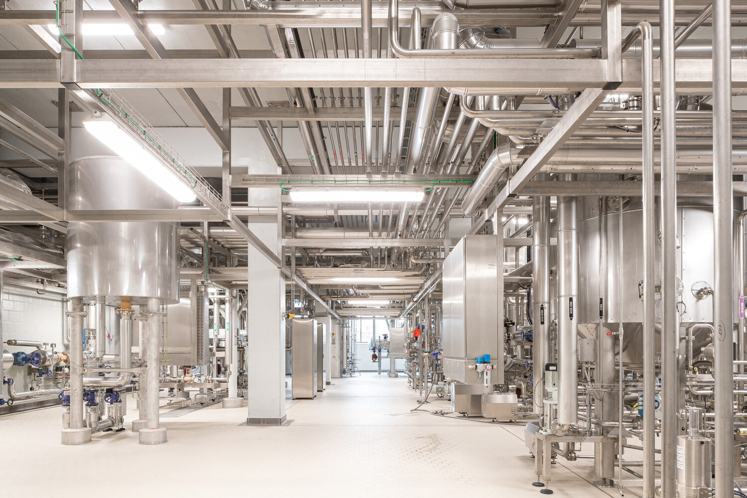 Modern Brewery Architecture: The Innovative Design of Lindemans Brewery ...