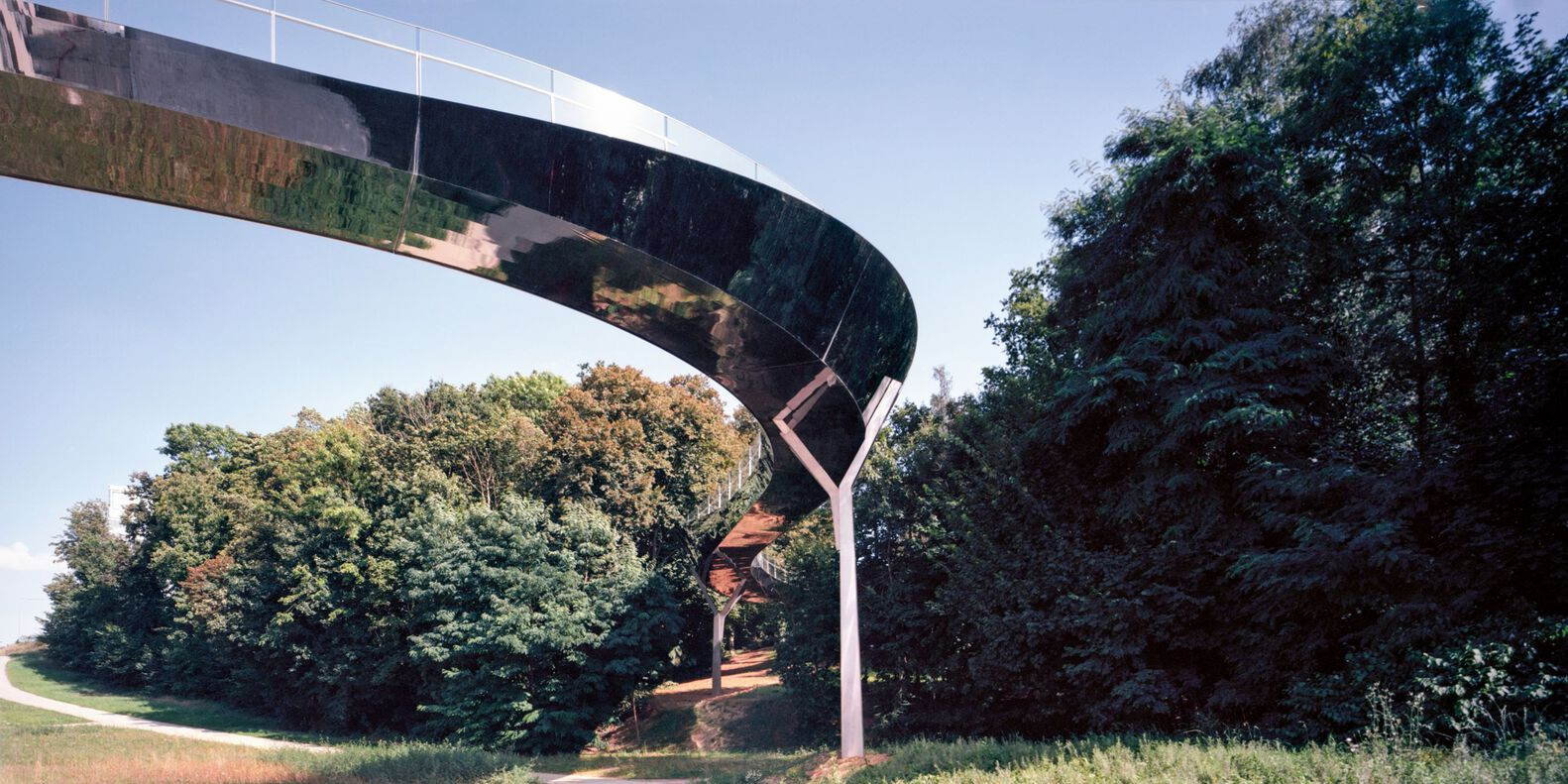 Sustainable Bridge Architecture: The Passerelle des Arts by Marc Mimram ...