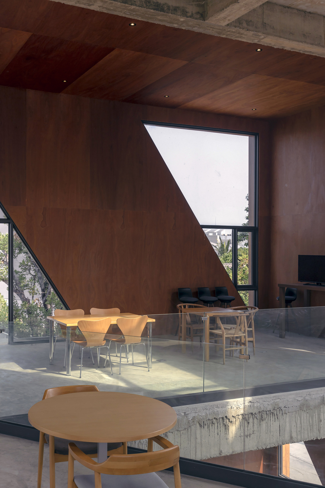 DIFF Coffee Roasters: A Striking Example of Modern Minimalist Coffee ...