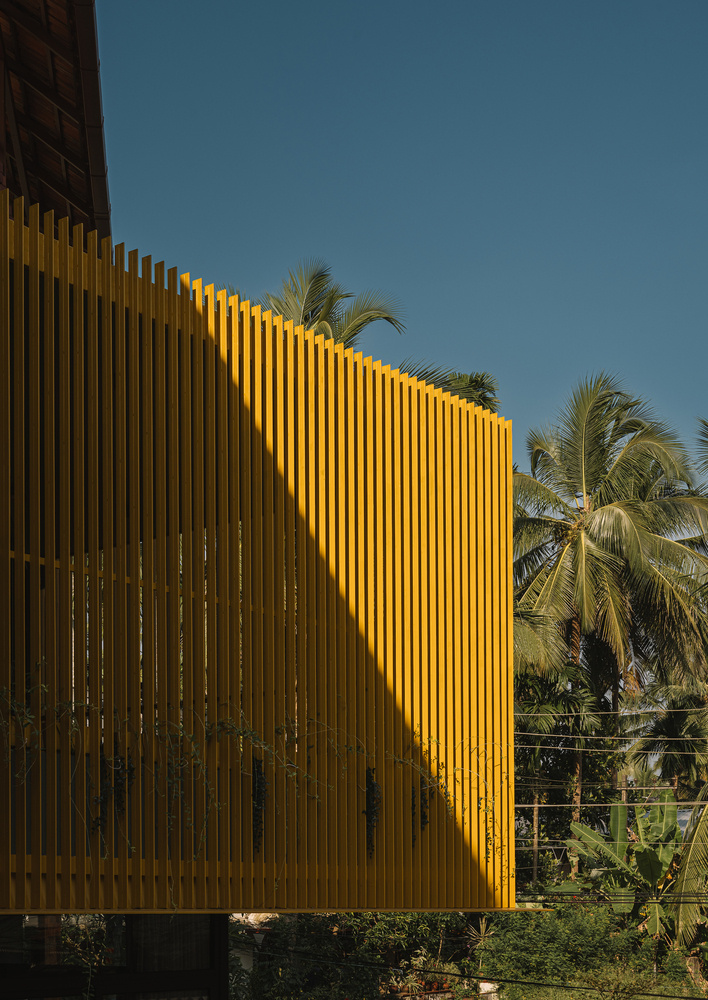 The Yellow Box: A Bold Expression of Modern Brick and Metal ...