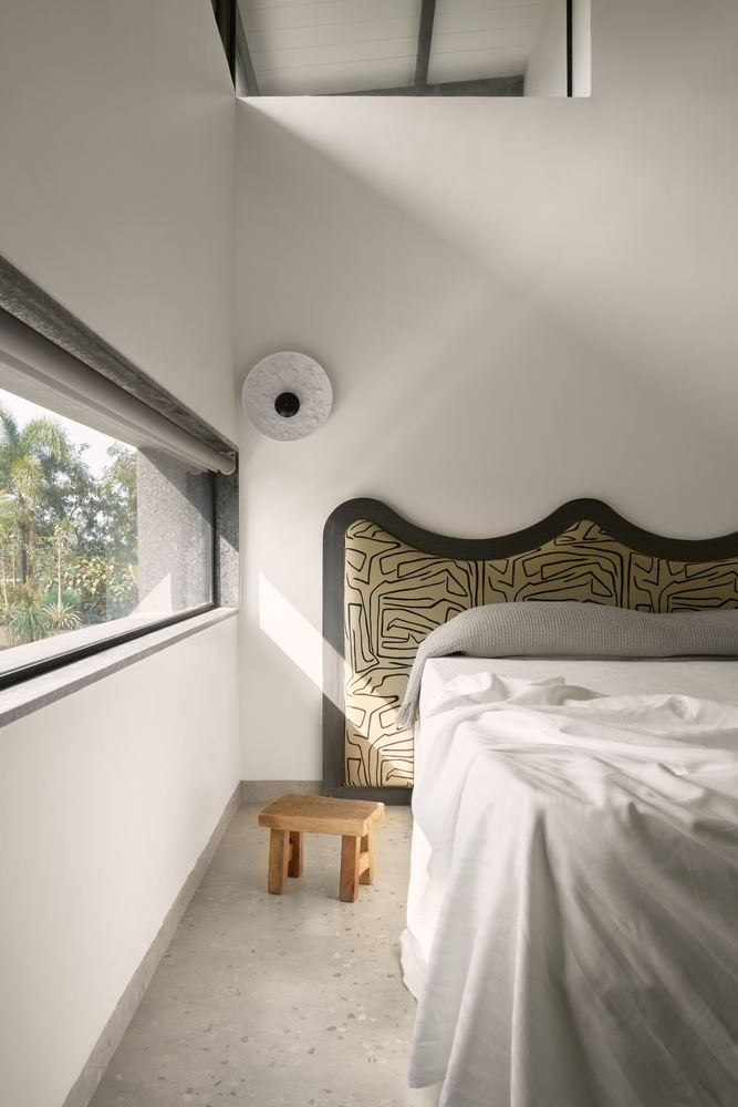 Pavilion House: A Modern Pavilion House Design Blending Nature and ...