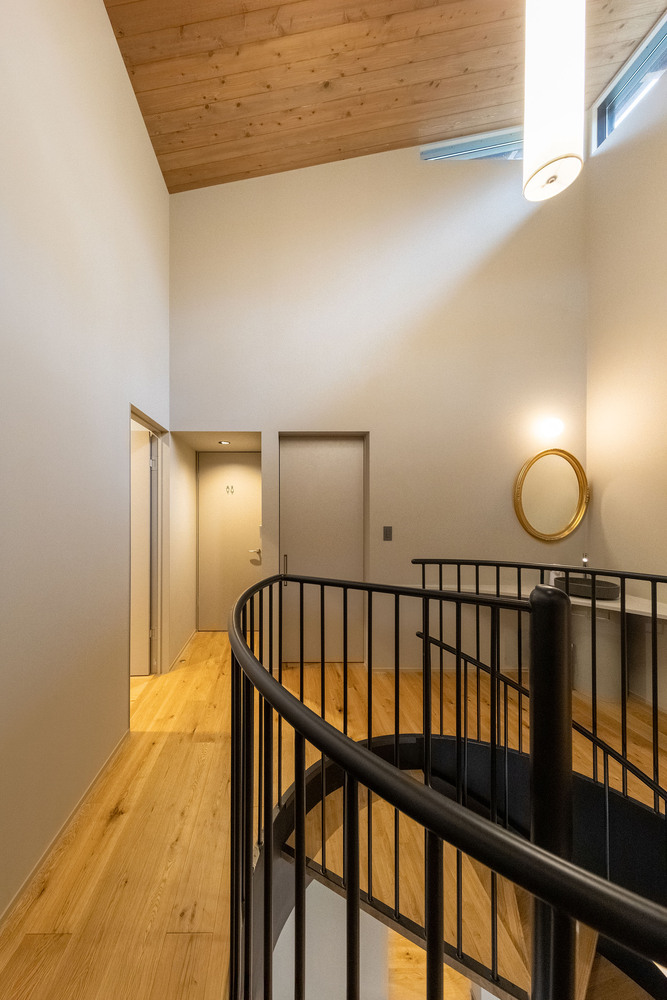 Multi-Roof Villa Design: Ninefold Roof by T2P Architects in Karuizawa ...