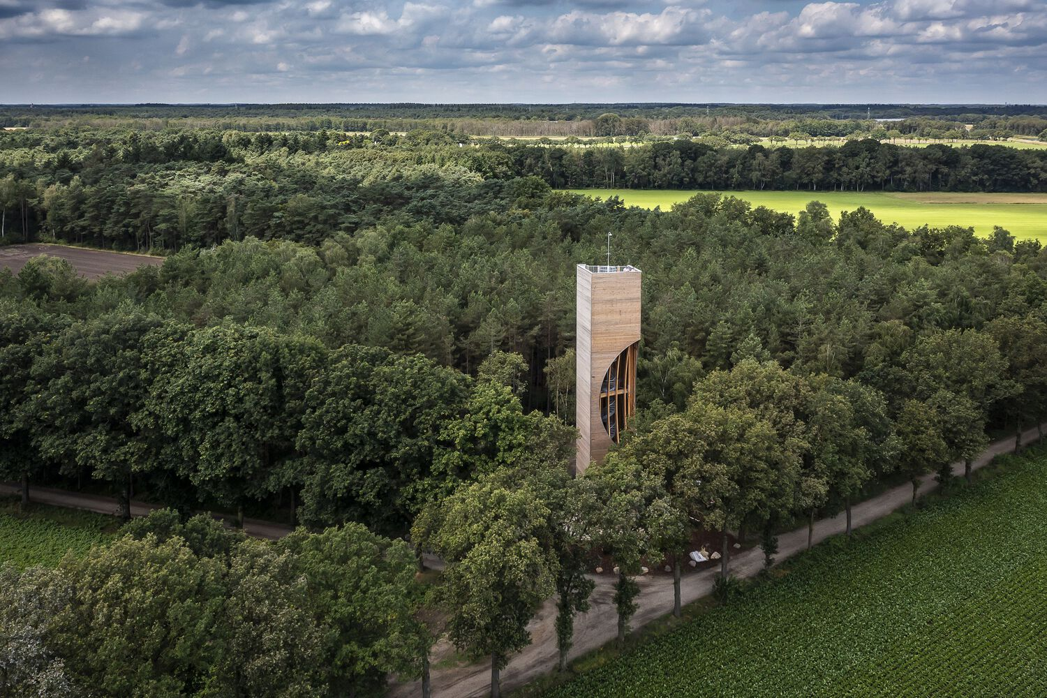 Watchtower Einderheide: A Sustainable Watchtower Design That Blends ...