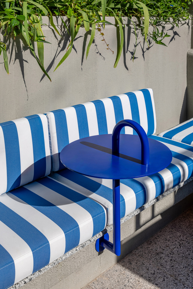 Micro Retail Space Design: Veron The Shop by IOG Arhitectura ...