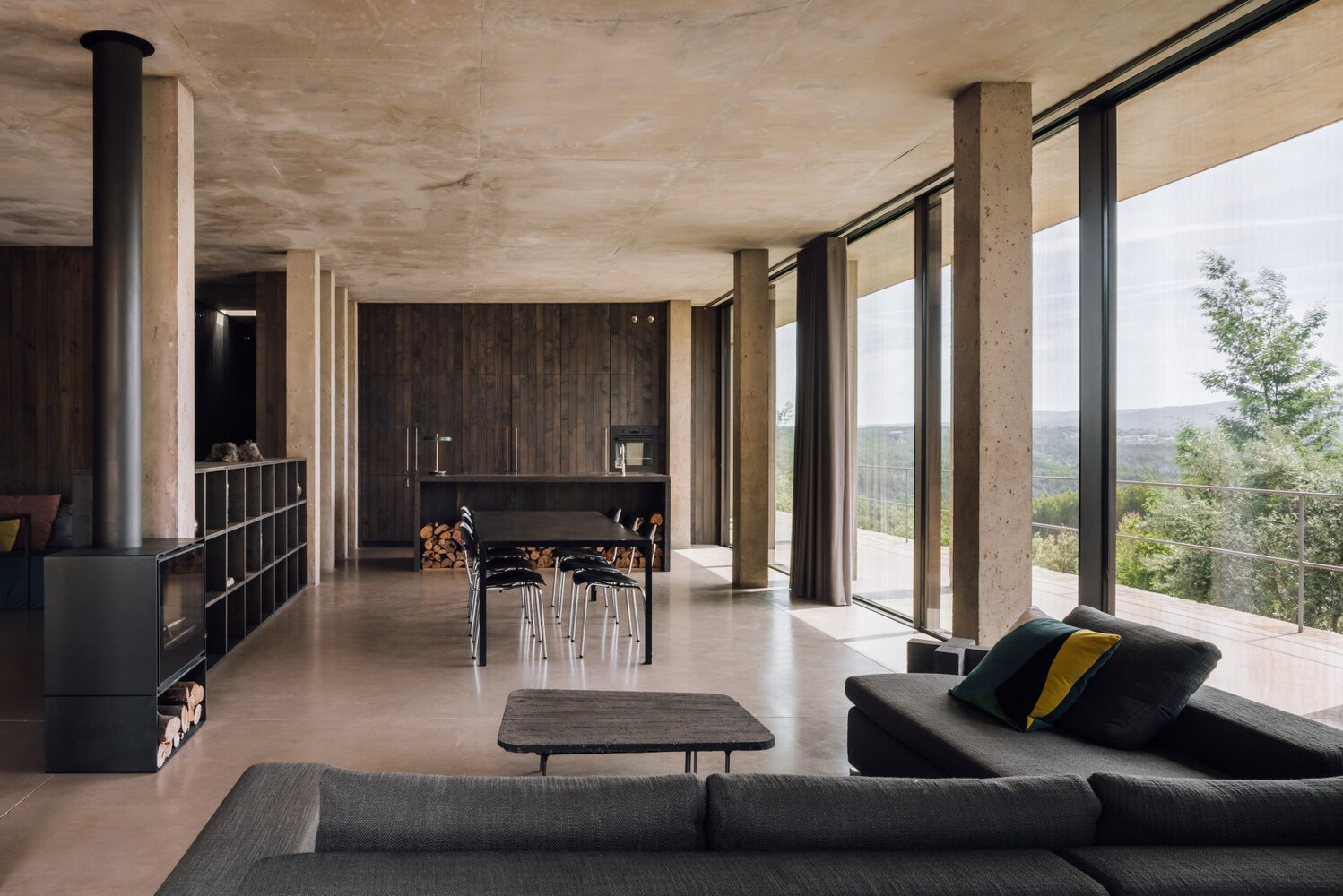 Hypostyle House by Miguel Marcelino: A Contemporary Architectural ...