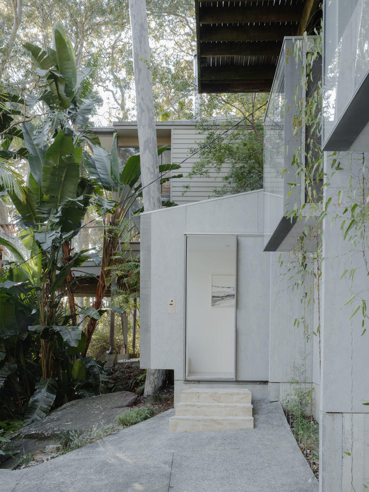 Sustainable Coastal House Design: Window, Window, Window House by ...