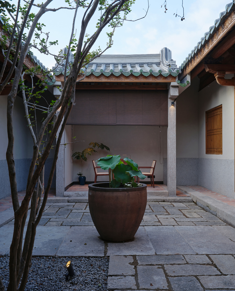 Youxiong Hotel in Chaozhou Heritage City by Leeko Studio: A Harmonious ...