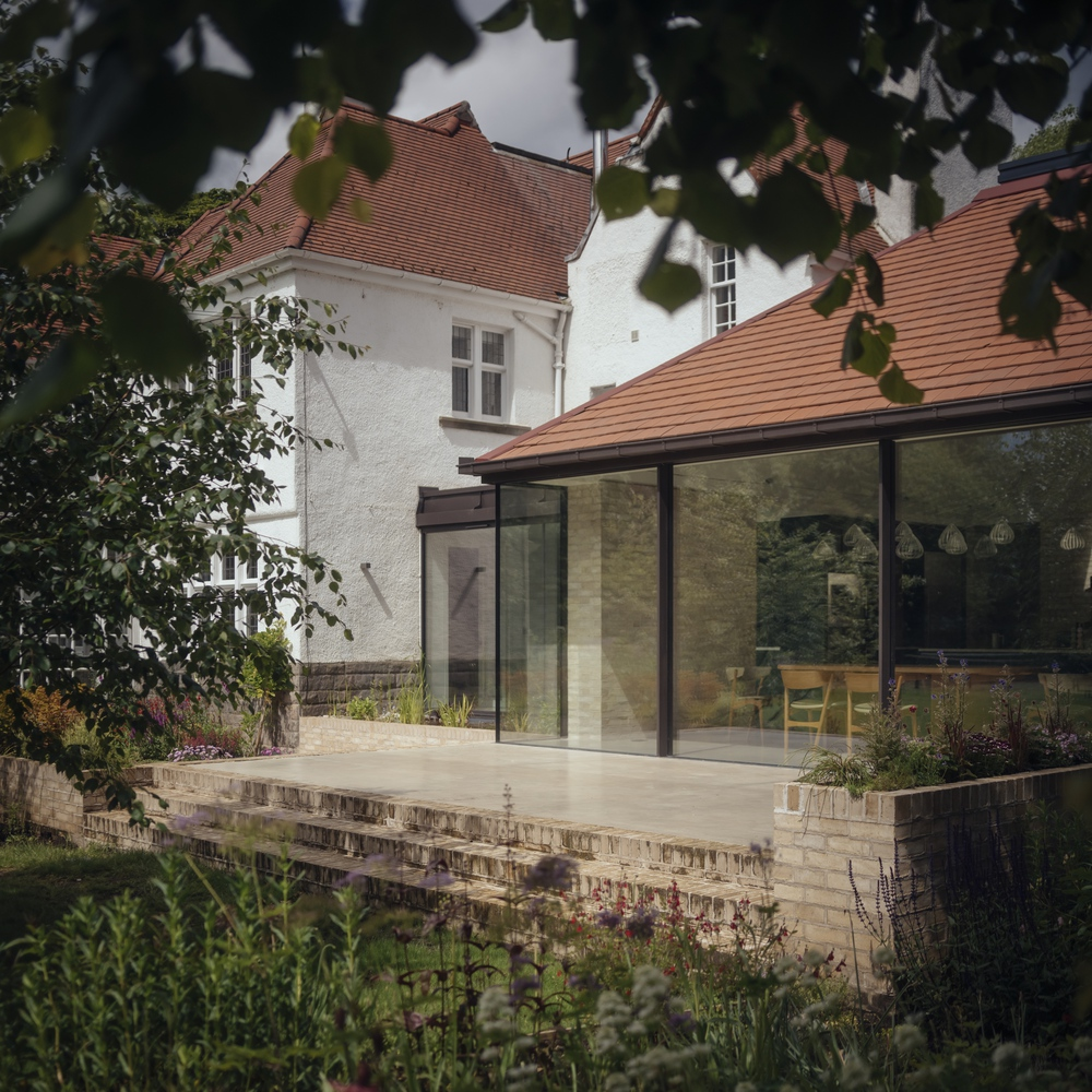 Modern Home Extension: Revitalizing the Hermitage Drive Home ...