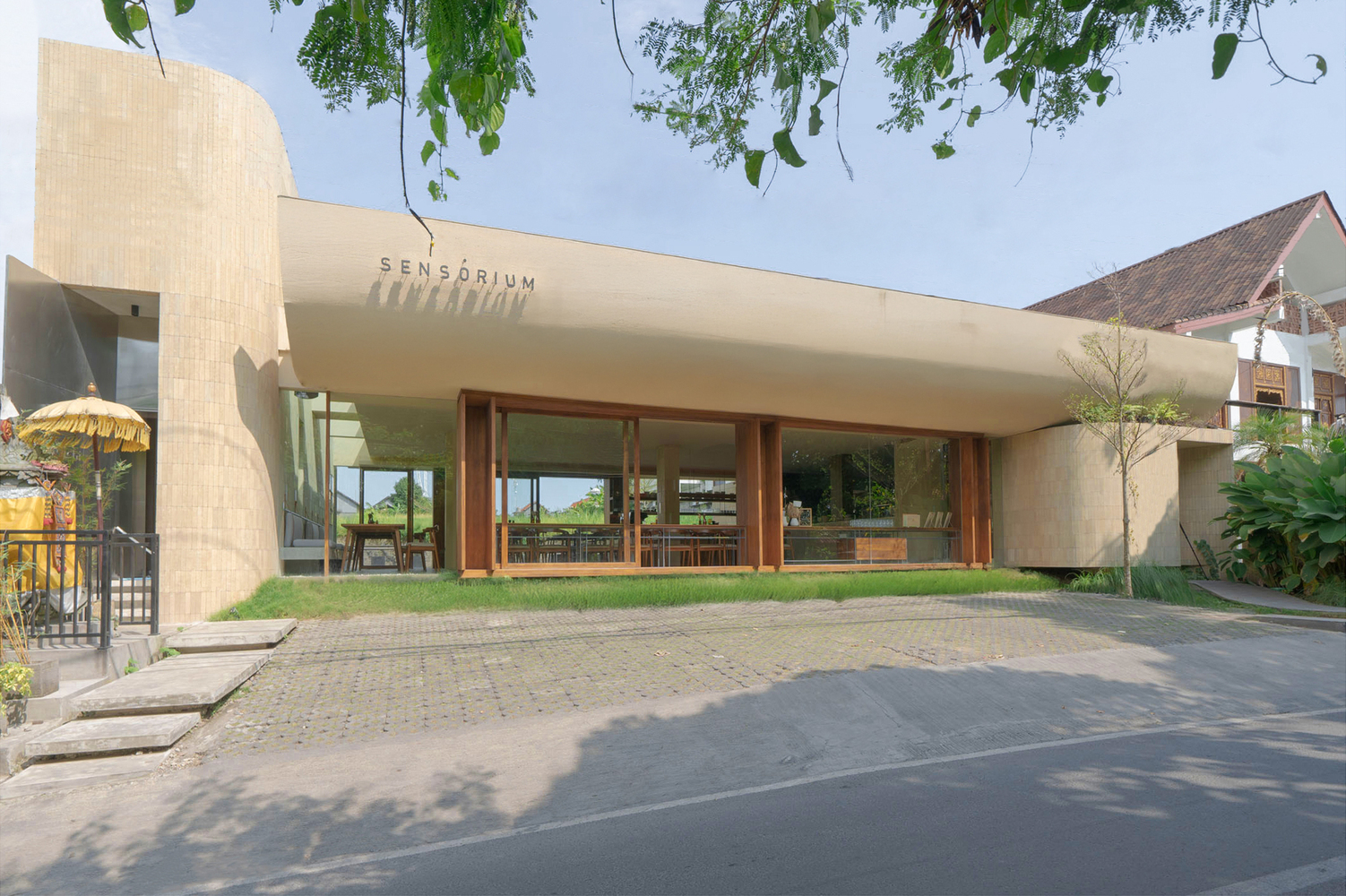 Sensorium Tropical Shelter: A Contemporary Fusion of Nature and ...