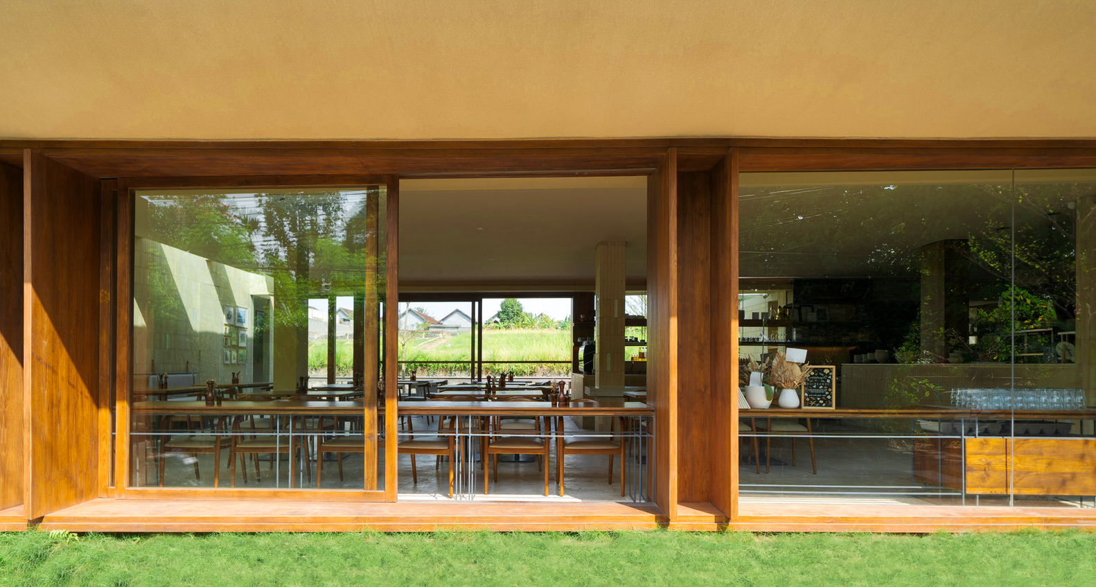 Sensorium Tropical Shelter: A Contemporary Fusion of Nature and ...