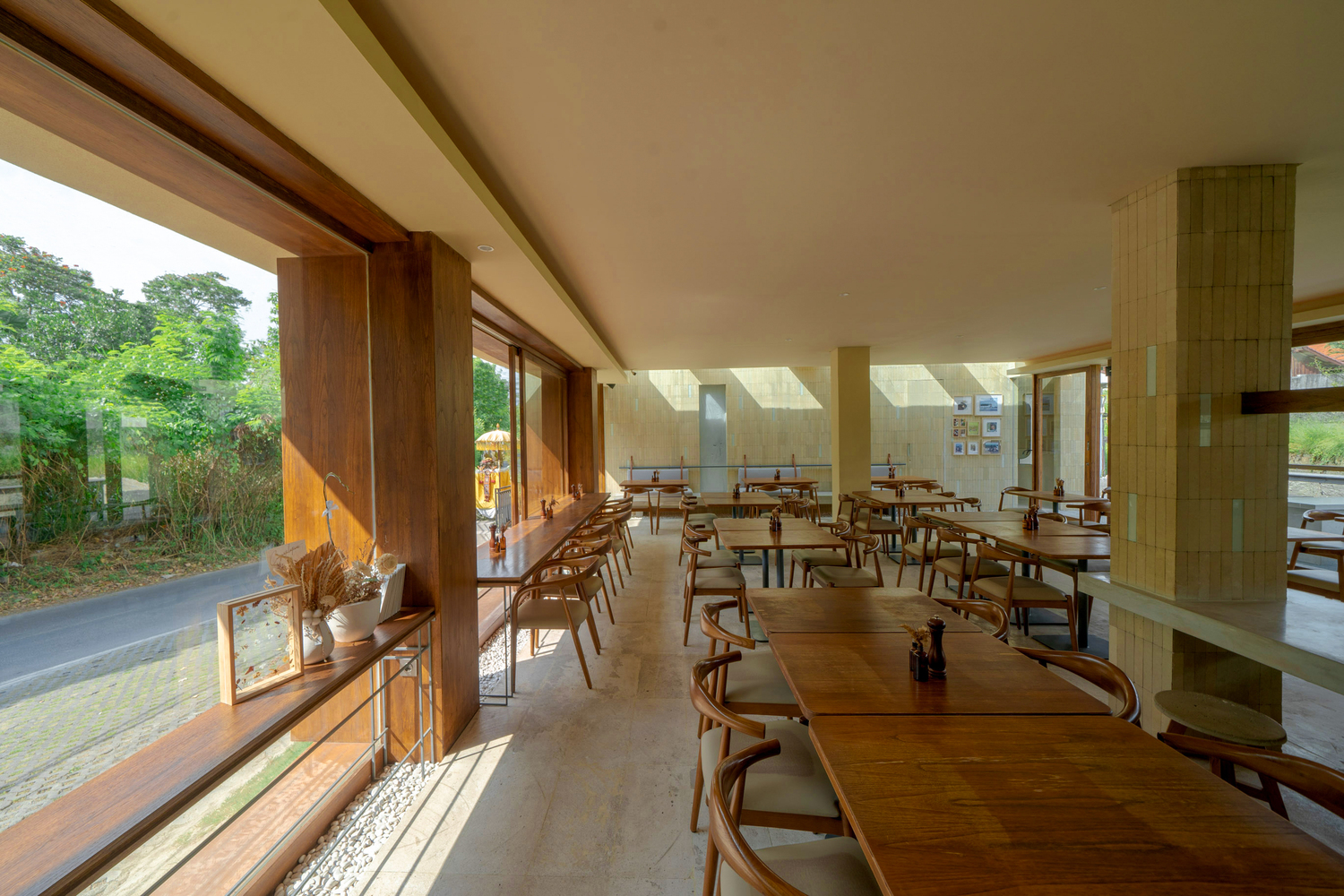 Sensorium Tropical Shelter: A Contemporary Fusion of Nature and ...