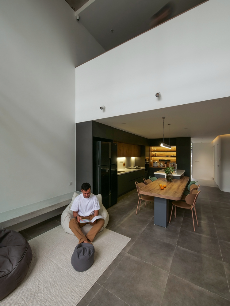 The Lantern House: A Modern Japanese House Design in Vietnam ...