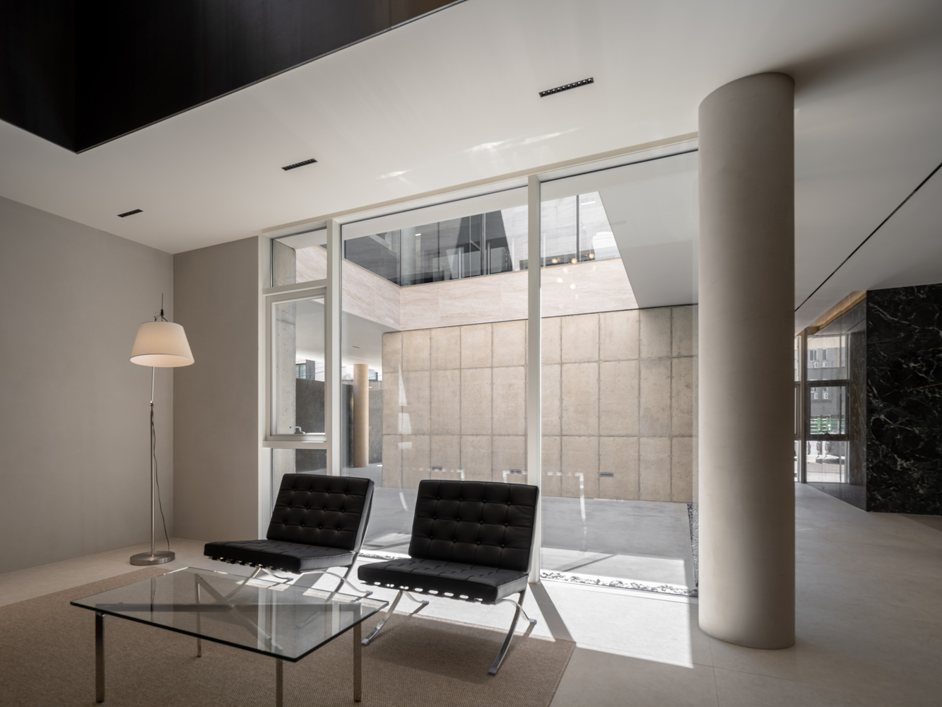 Architectural Voids in Modern Design: The Oztile Showroom by Atelier ...