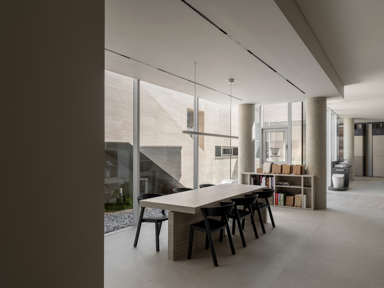 Architectural Voids in Modern Design: The Oztile Showroom by Atelier ...