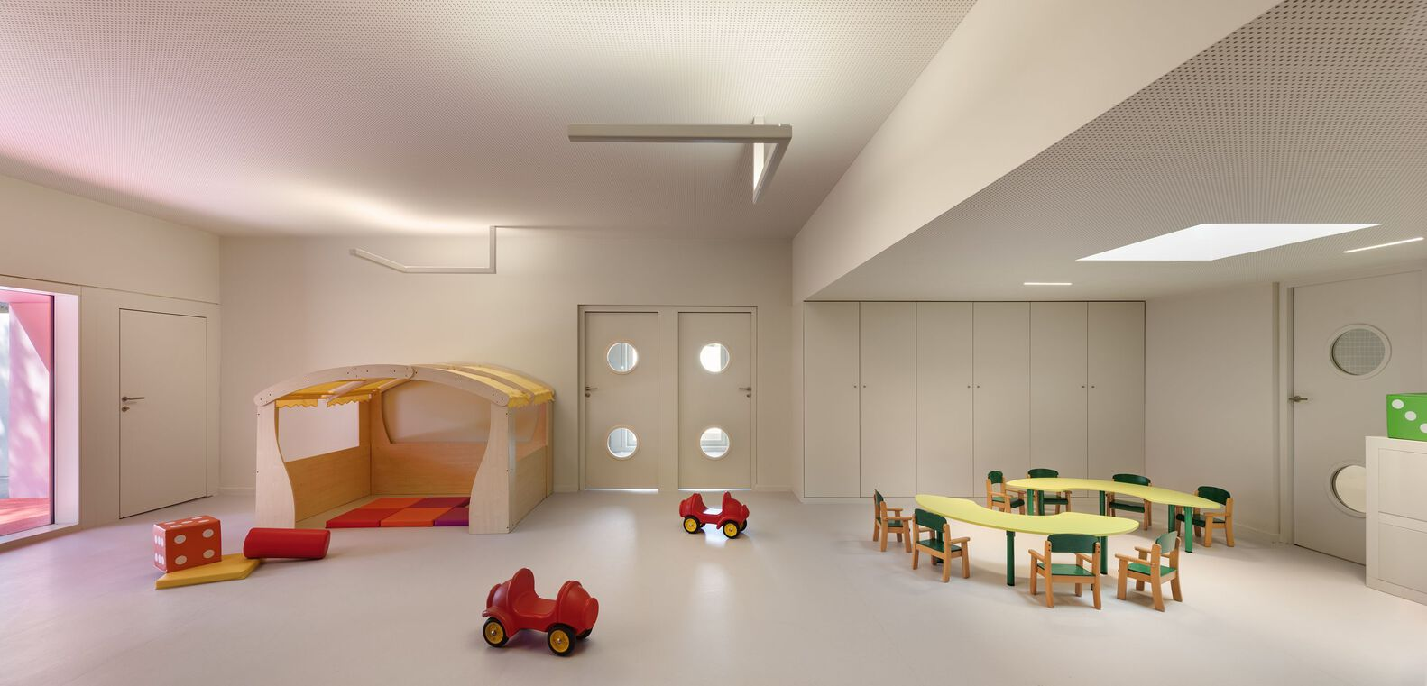 Modern Daycare Architecture in France: A Vibrant Crèche by Dominique ...