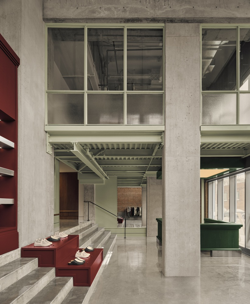 Modern Indoor Golf Club Design: MUNI by Ivy Studio in Montreal ...