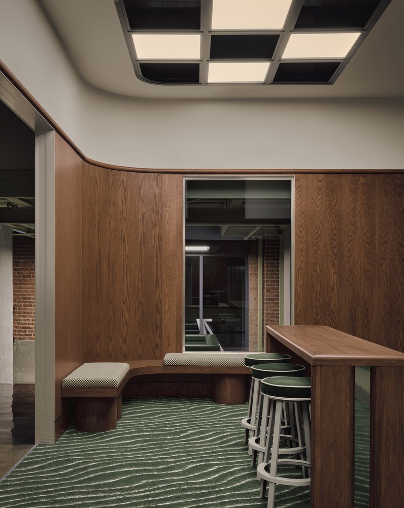 Modern Indoor Golf Club Design: MUNI by Ivy Studio in Montreal ...