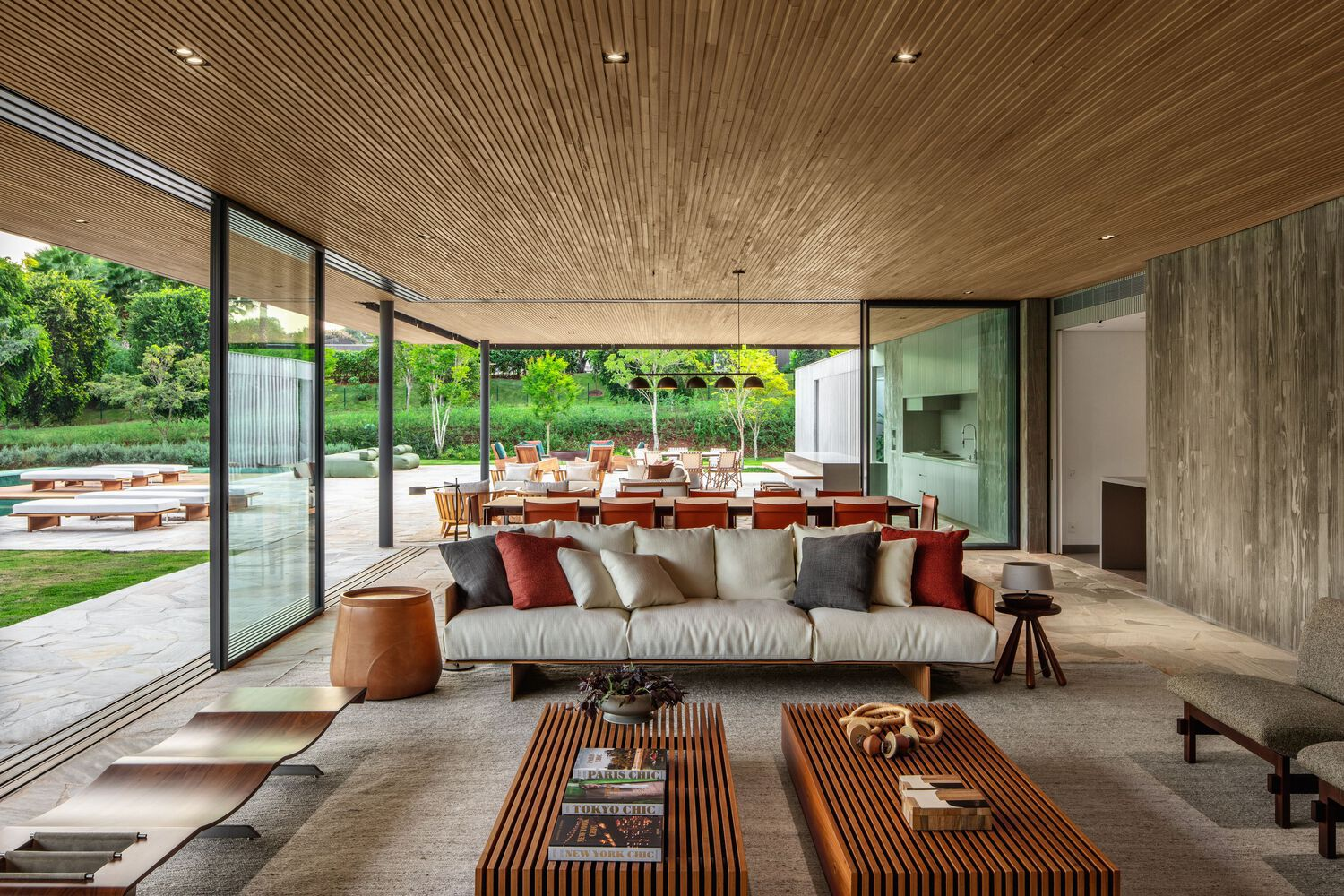 Modern Brazilian House Design: Floreira House by Matheus Farah + Manoel ...