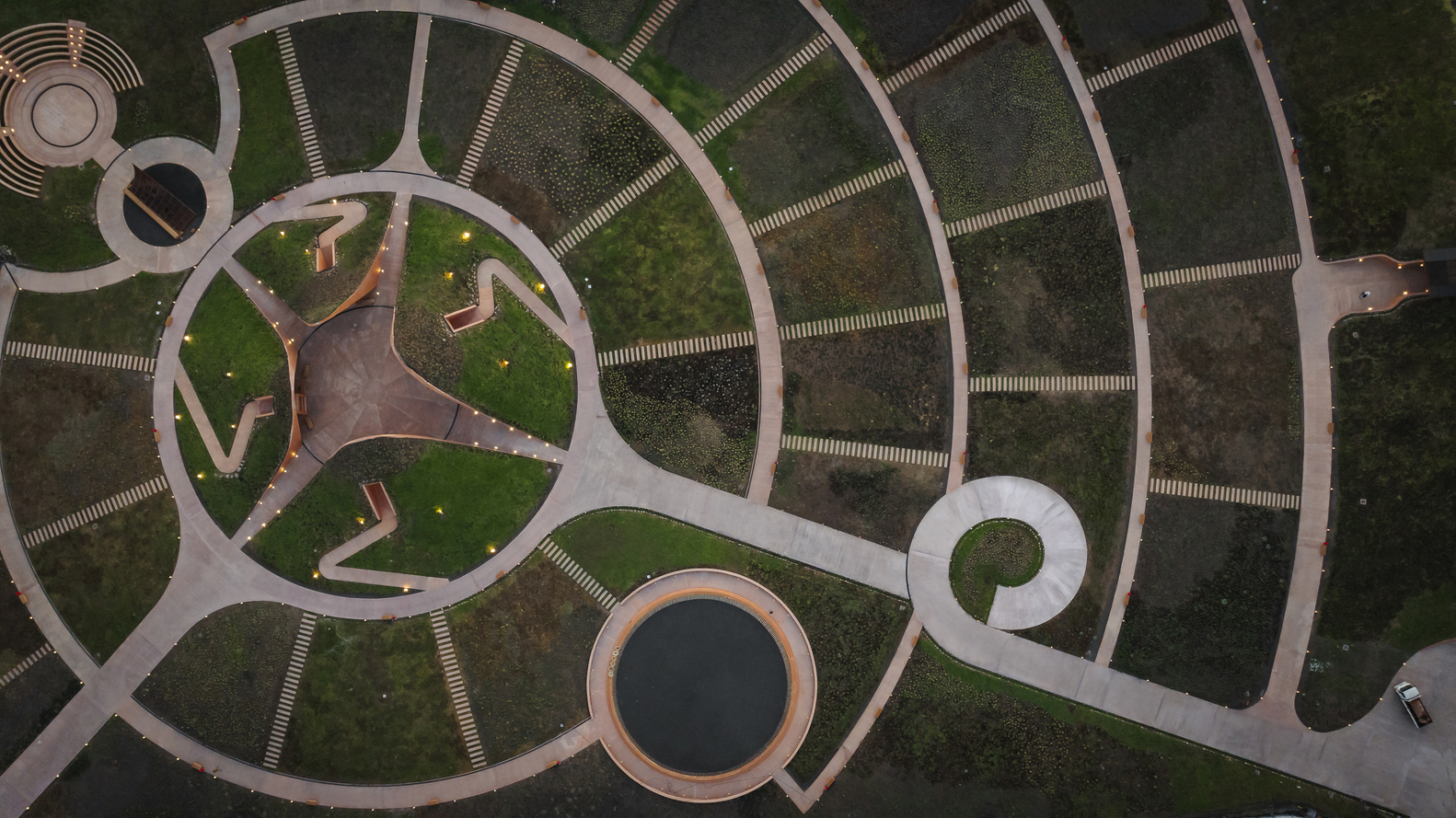 ET-302 Memorial Architecture Design: A Tribute of Absence, Revelation ...