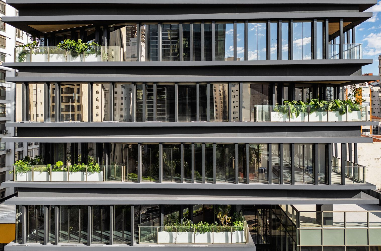 JHA Corporate Boutique by PSA Arquitetura: A Benchmark in Sustainable ...