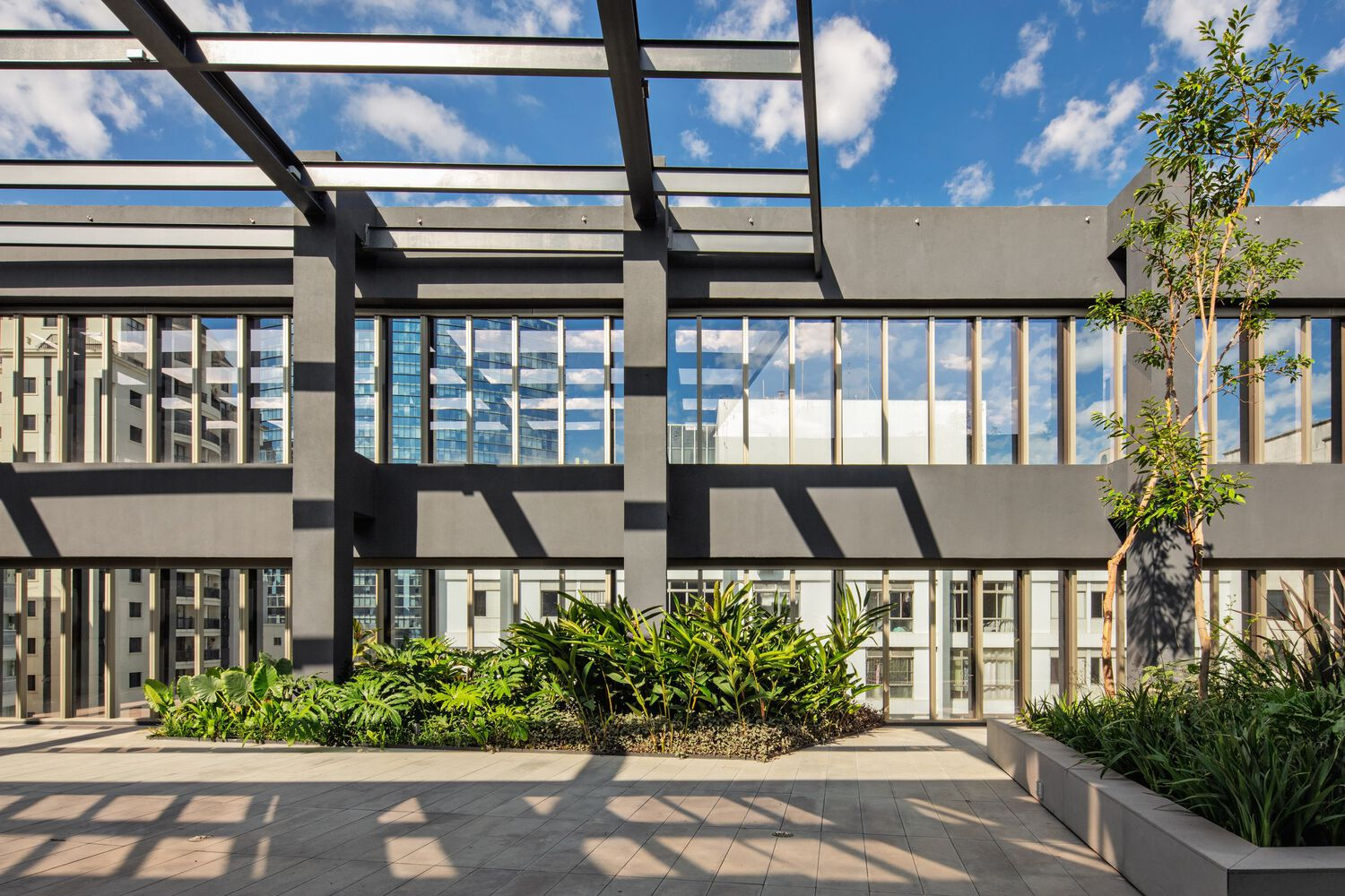 JHA Corporate Boutique by PSA Arquitetura: A Benchmark in Sustainable ...