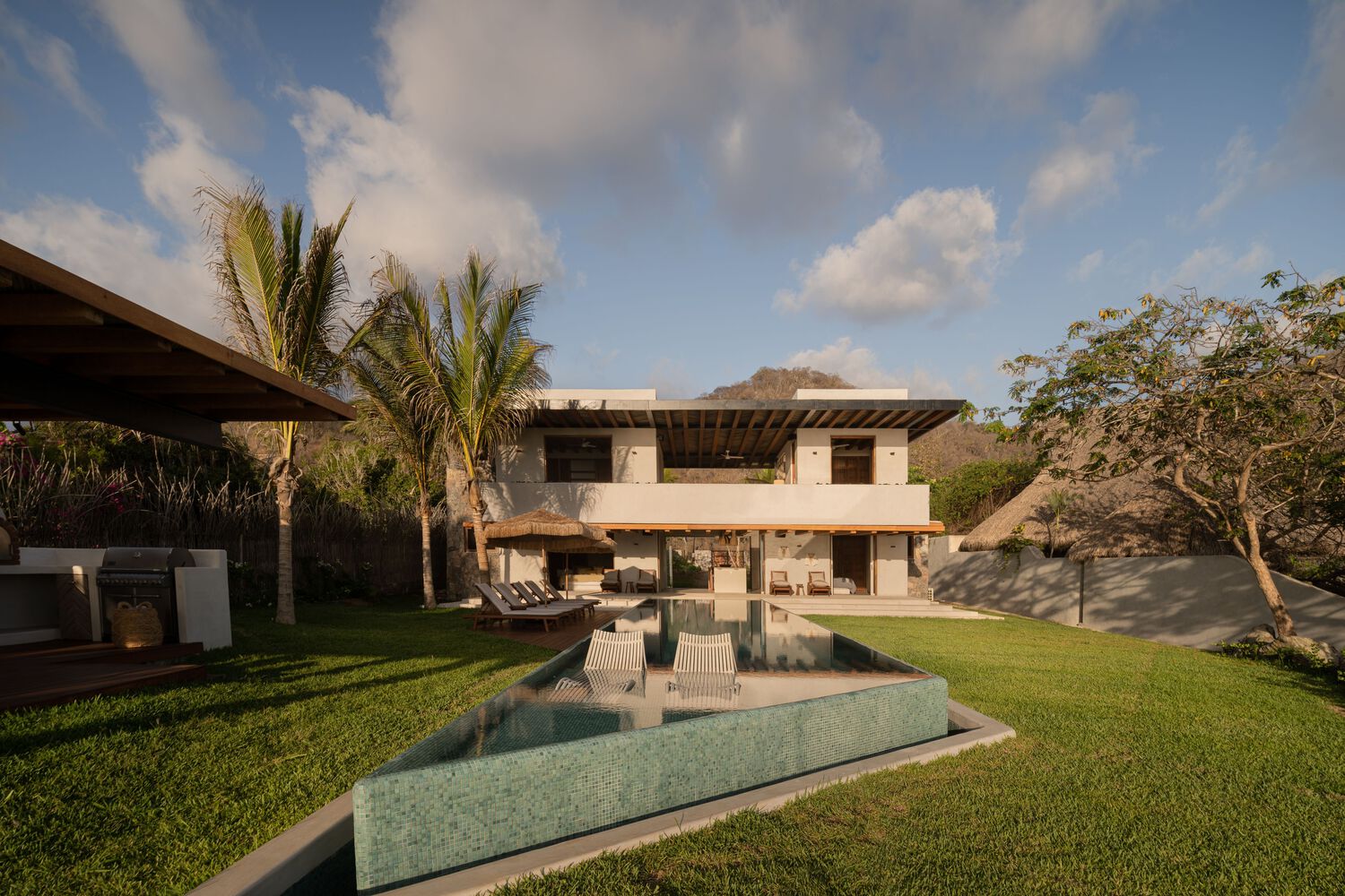 Taloel House by Zozaya Arquitectos: A Tropical Retreat Designed for Efficiency and Comfort ...