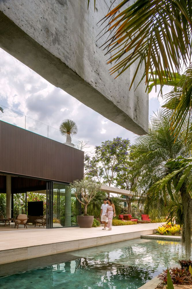 Modern Brazilian House Design in Harmony with Nature: Pirenópolis House ...