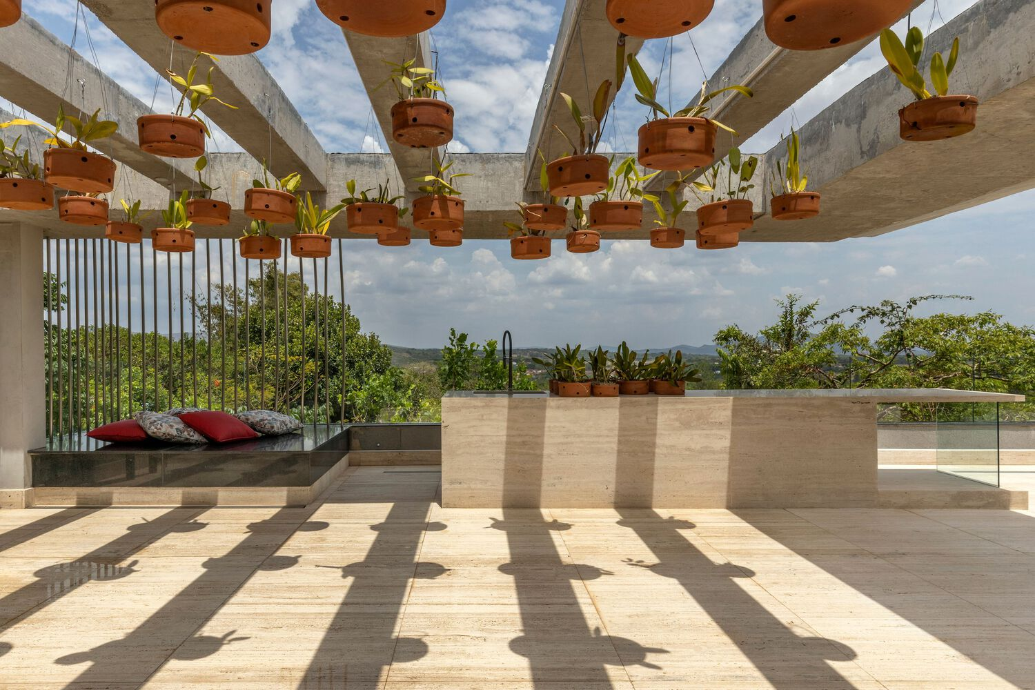 Modern Brazilian House Design in Harmony with Nature: Pirenópolis House ...