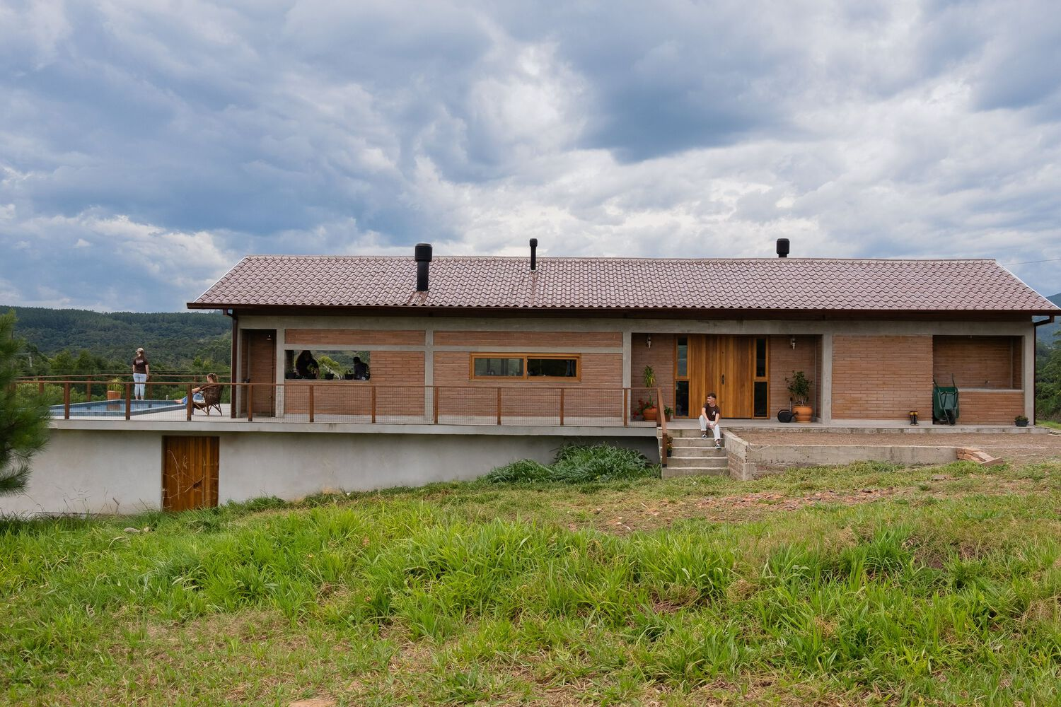 Retirement House Design in Brazil: Vista Alegre House by LEIVA ...
