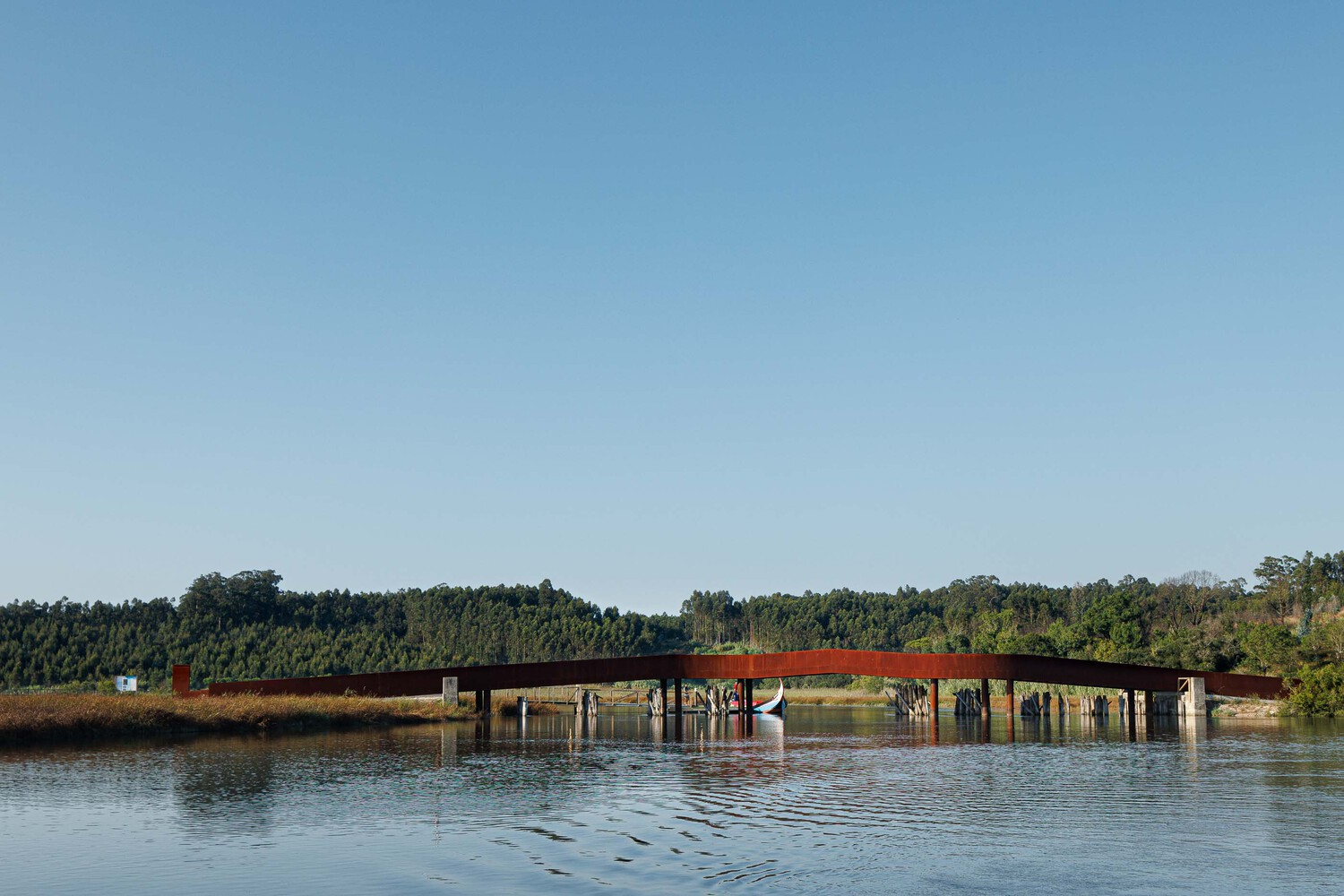 Pedestrian Bridge Design Over the Fareja Bridge by Rómulo Neto ...