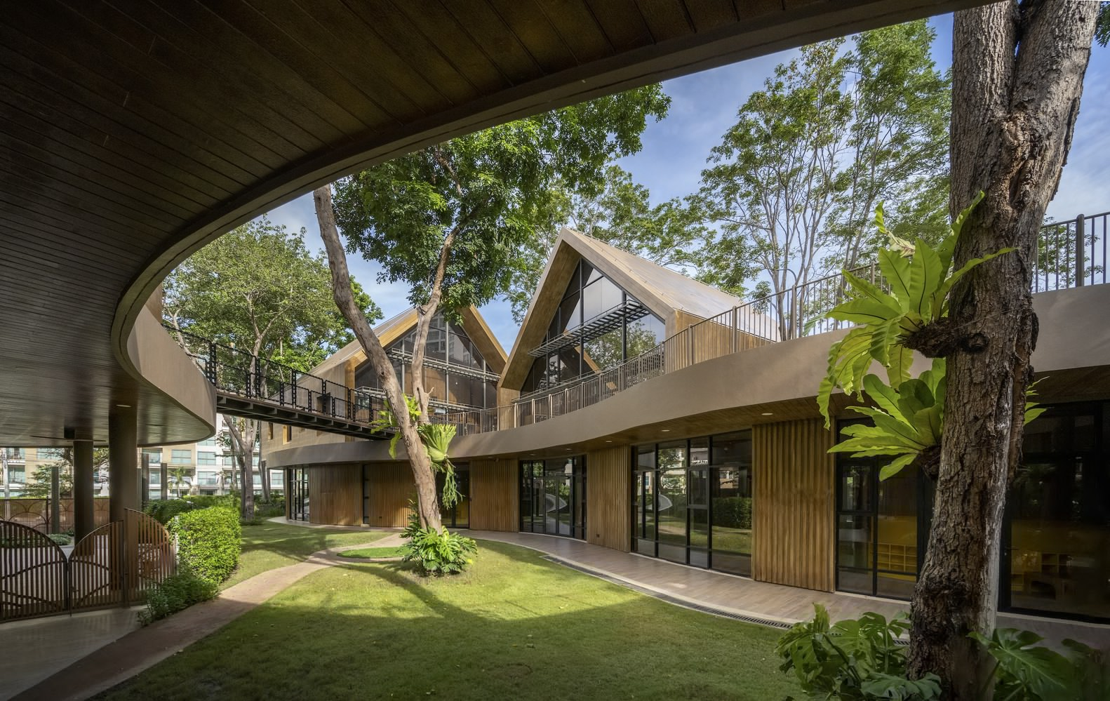 Lovell International School by Plan Architect: A Treehouse-Inspired ...