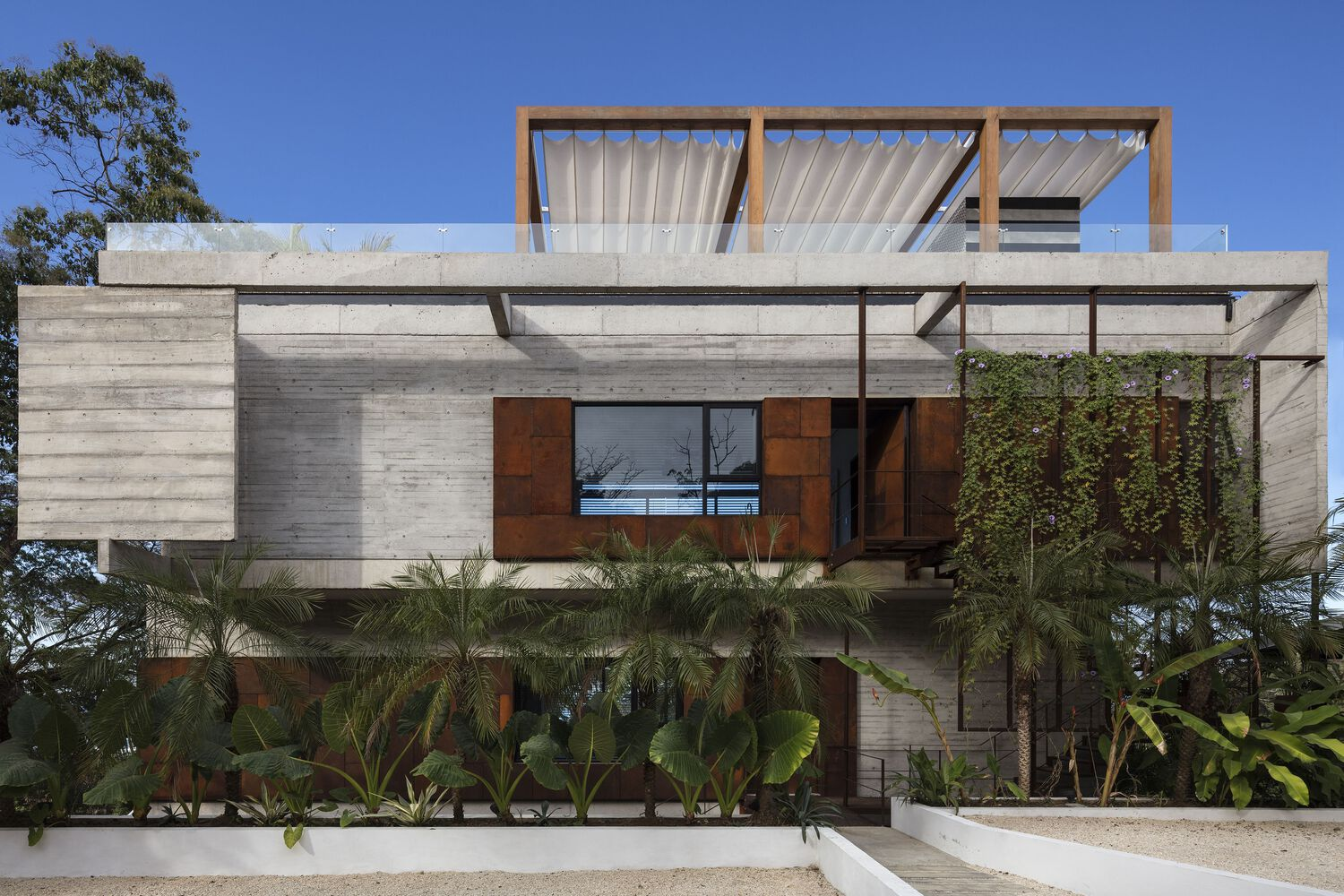 Guarumo House by VOID: A Modern Tropical Retreat Merging Architecture with Nature | Housing Story