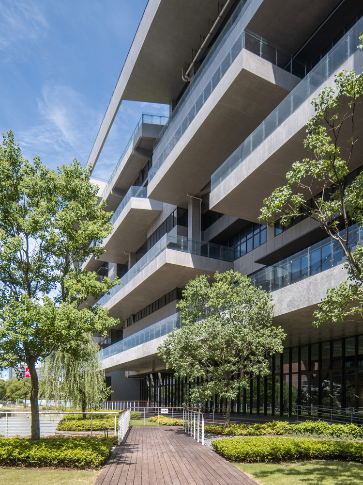 University Campus Renovation Architecture: Shanghai University Yanchang ...