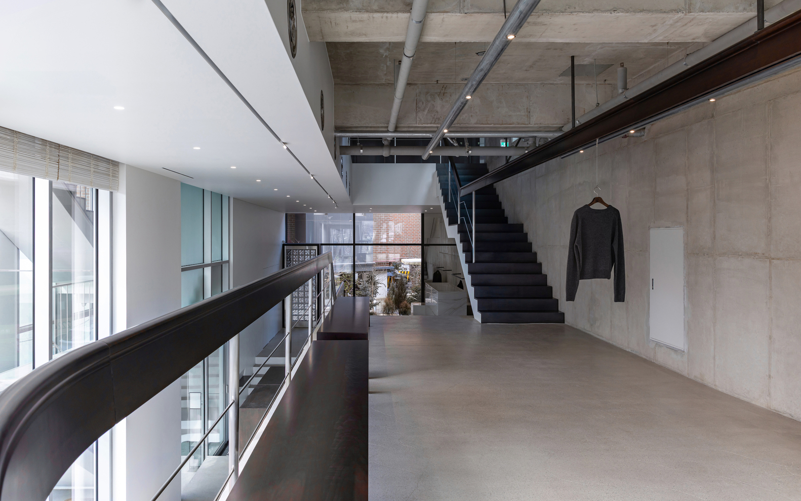 Minimalist Showroom Architecture: Facade Pattern H Tower by Workment ...