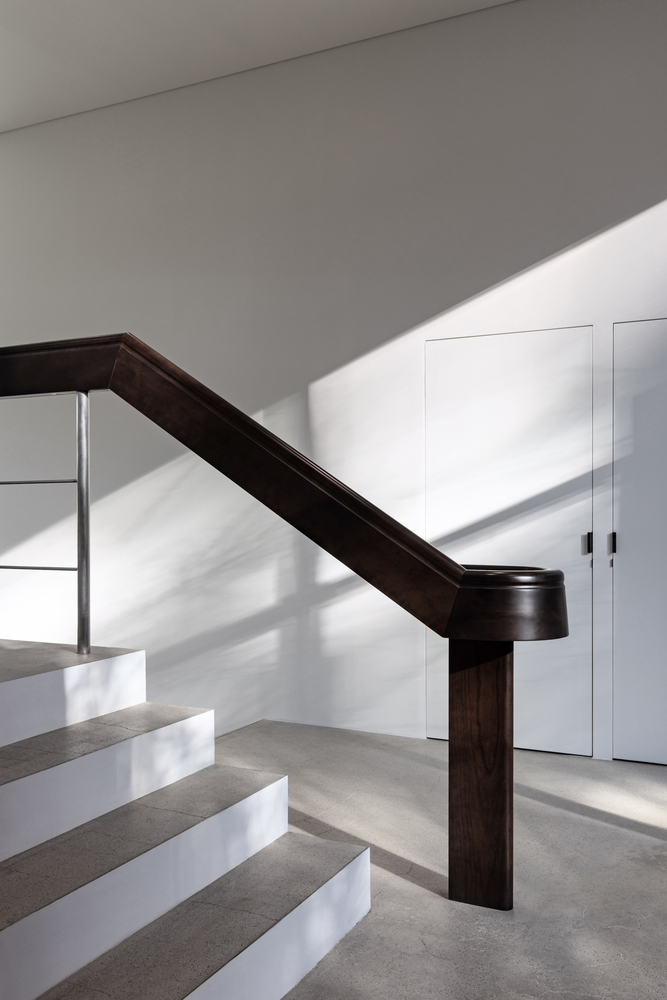 Minimalist Showroom Architecture: Facade Pattern H Tower by Workment ...