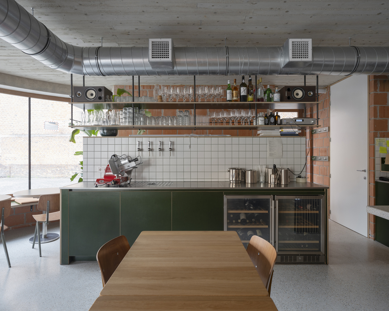 Urban Corner Architecture in the Peper Multifunctional Building by ...