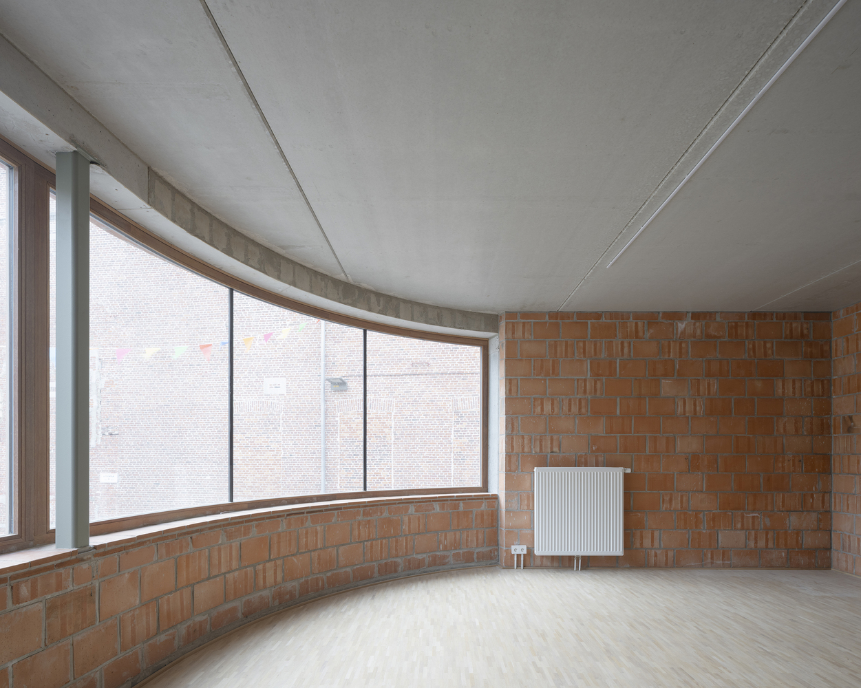 Urban Corner Architecture in the Peper Multifunctional Building by ...