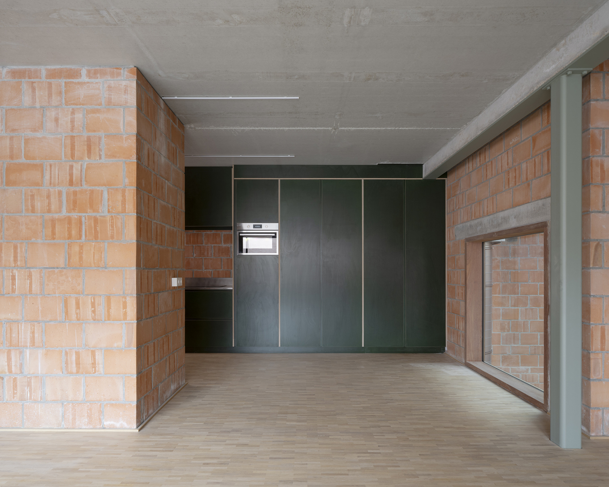 Urban Corner Architecture in the Peper Multifunctional Building by ...