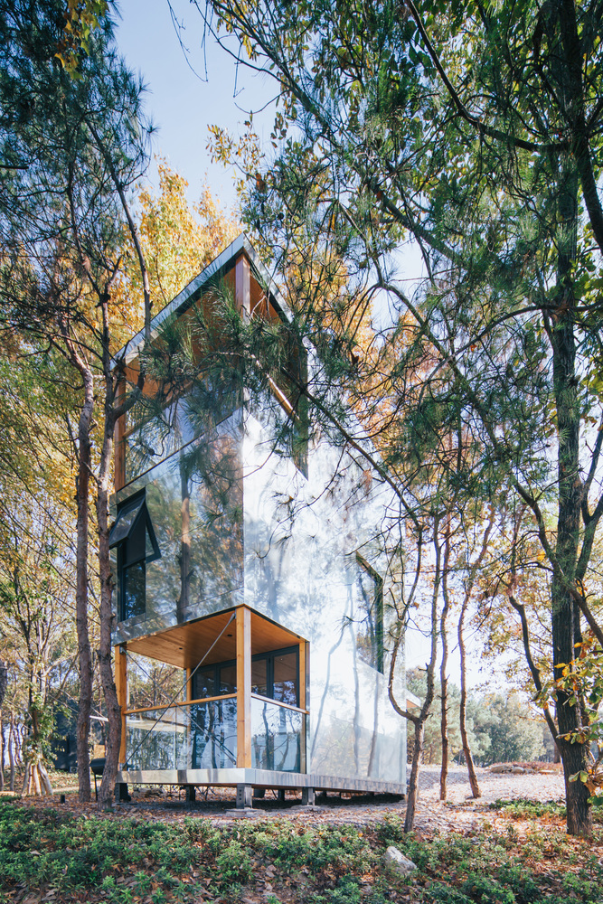 The Giraffe Cabin: A Masterpiece of Prefabricated Wood Cabins by Wiki ...