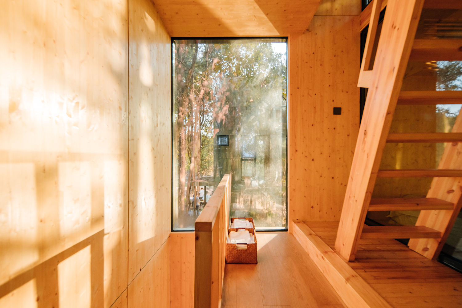 The Giraffe Cabin: A Masterpiece of Prefabricated Wood Cabins by Wiki ...