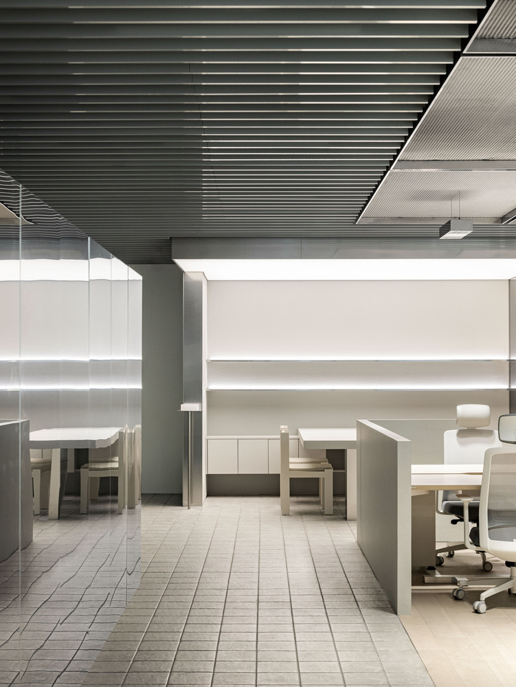 Biophilic Office Design: J Office by RVMN Embraces Nature and ...