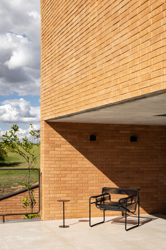 Brazilian Slope House: Grecov House by ARQBR Blends Architecture with ...