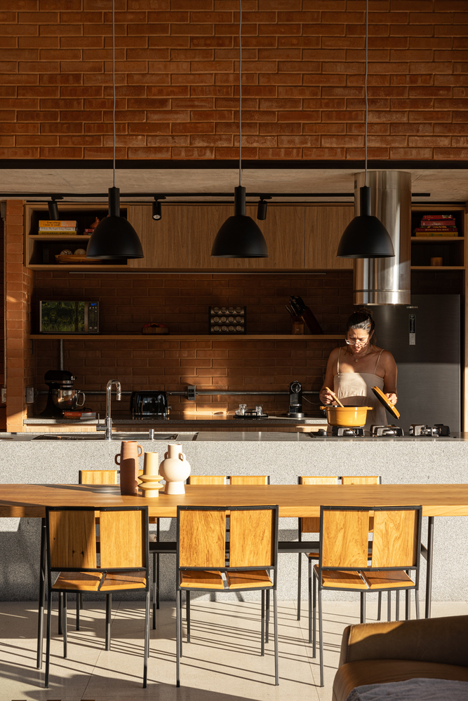 Brazilian Slope House: Grecov House by ARQBR Blends Architecture with ...