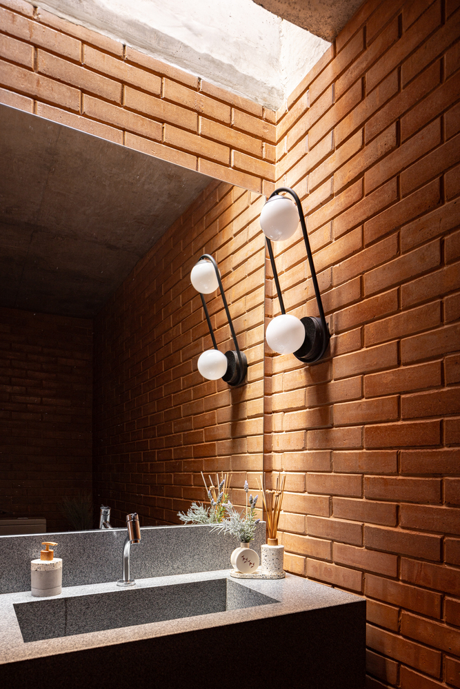 Brazilian Slope House: Grecov House by ARQBR Blends Architecture with ...