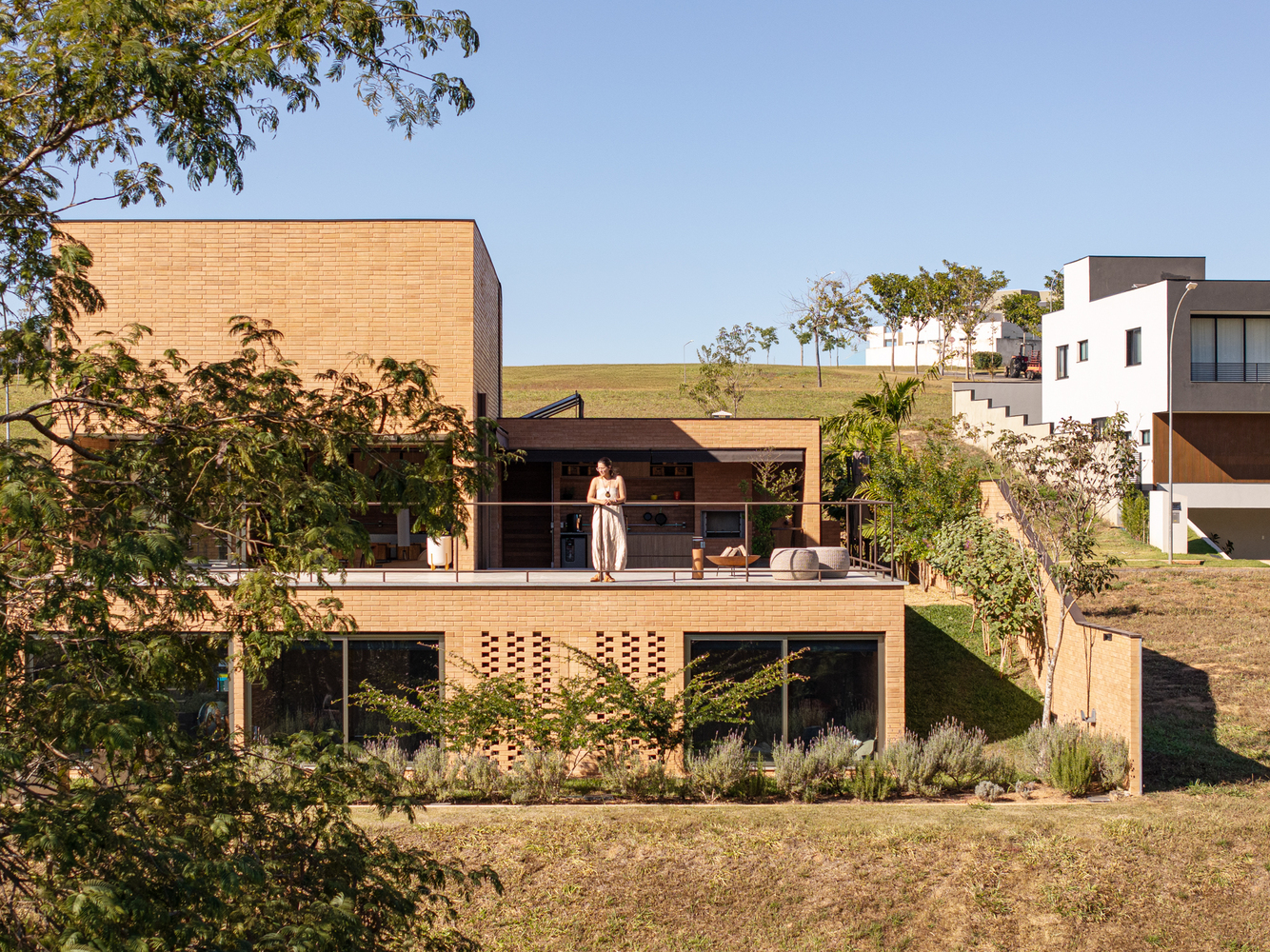 Brazilian Slope House: Grecov House by ARQBR Blends Architecture with ...