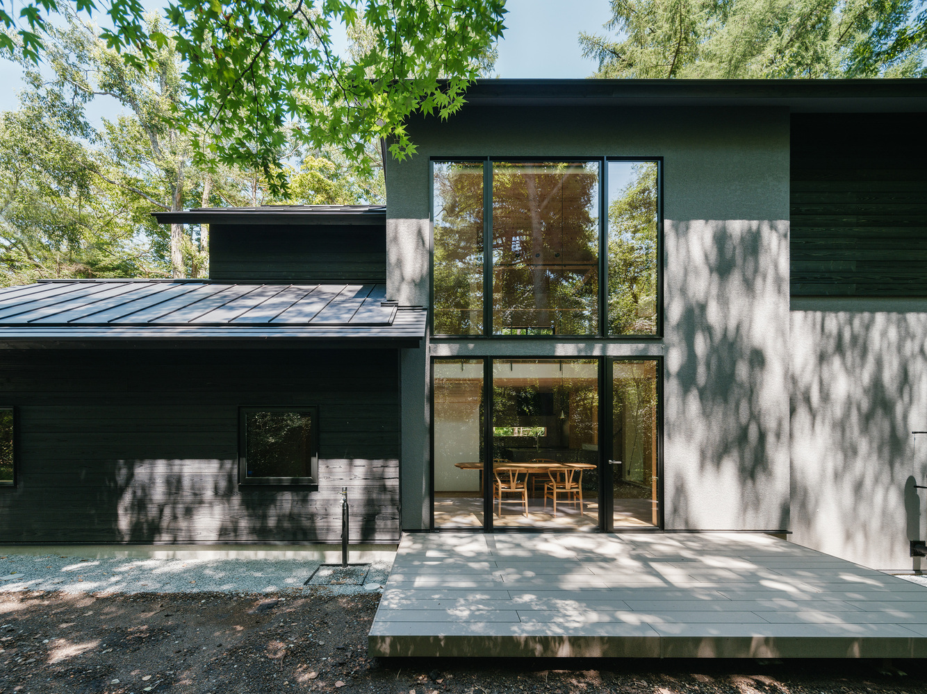 Mountain Retreat House Design at the Foot of Mt. Asama by norari works ...