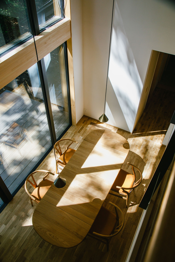 Mountain Retreat House Design at the Foot of Mt. Asama by norari works ...