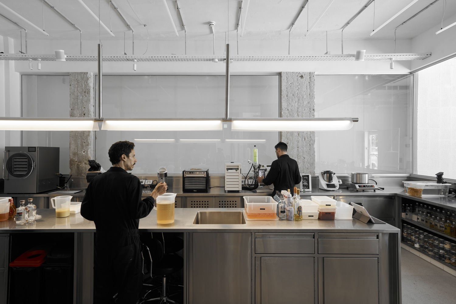 Liquidium Cocktail Laboratory / OMI | Hospitality Building Story