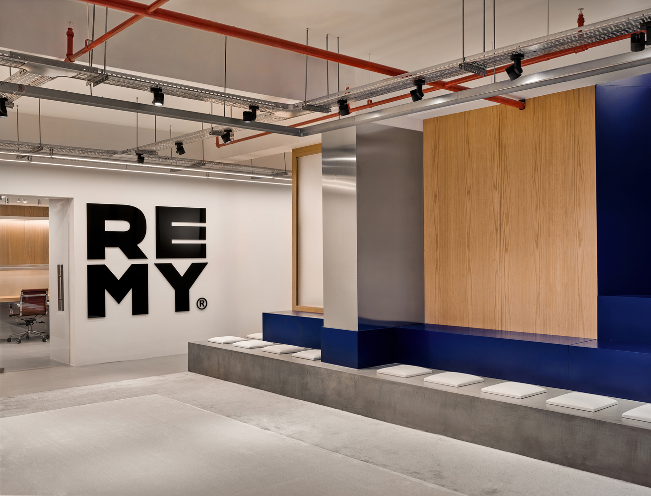 Flexible Office Interior Design in Türkiye: Remy Global Office by KAT73 ...