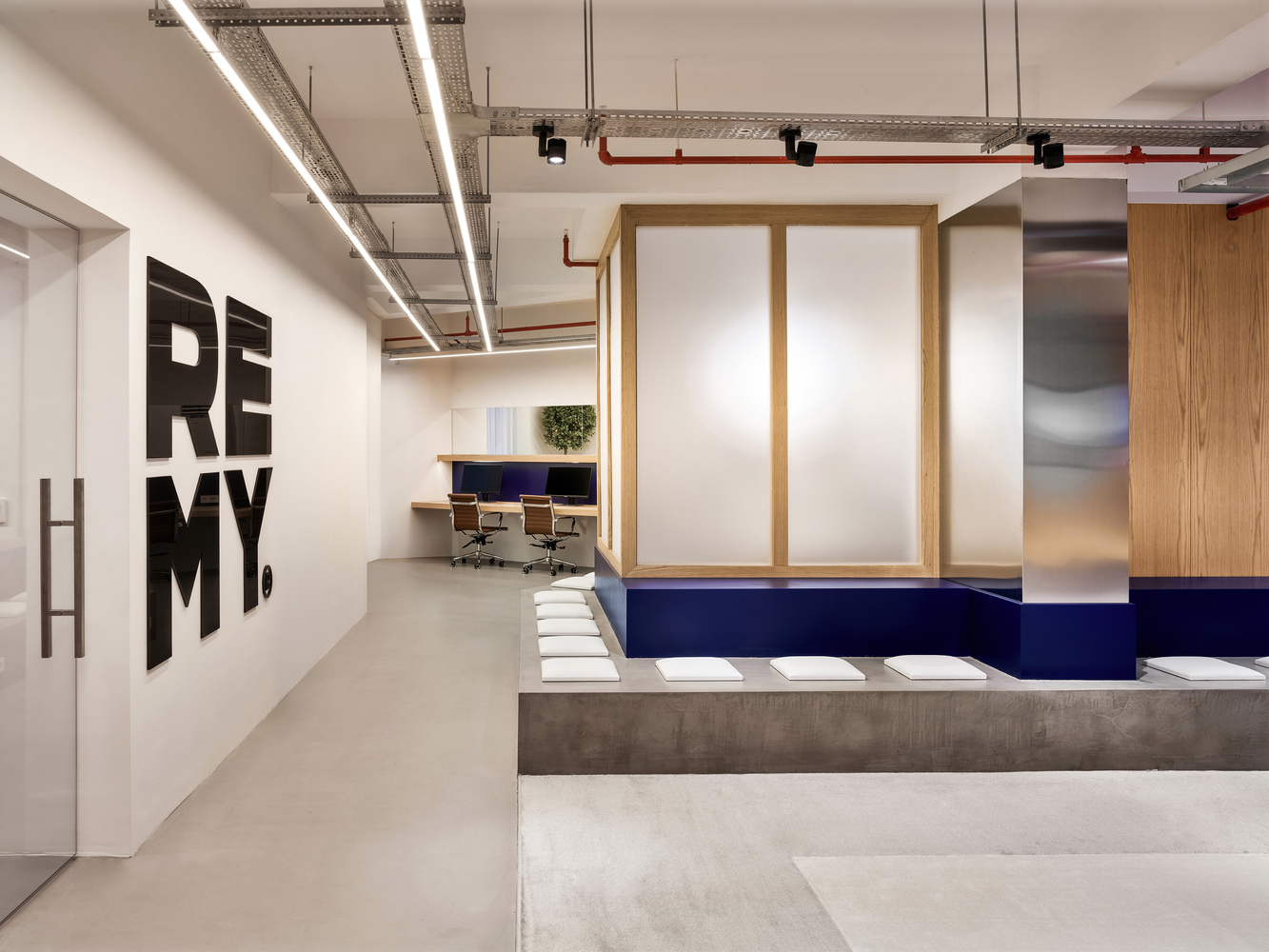 Flexible Office Interior Design in Türkiye: Remy Global Office by KAT73 ...